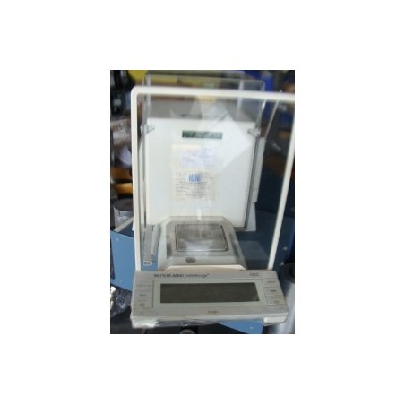 Mettler Toledo AT261 Analytical Balance – High Precision Weighing Solution