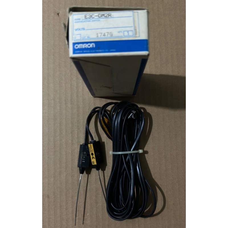 "Omron E3C-DM2R Photoelectric Sensor: High-Precision, 20-Meter Range"