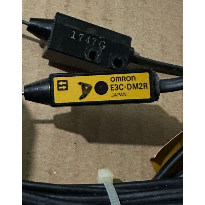 "Omron E3C-DM2R Photoelectric Sensor: High-Precision, 20-Meter Range"