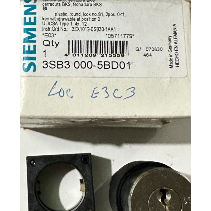 Siemens 3SB3 000-5BD01 Pushbutton Switch - High Quality & Durable